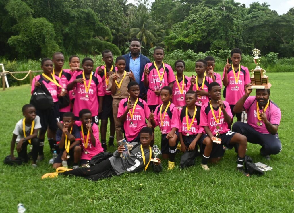 Corinaldi Avenue celebrate winning back-to-back U-13 football titles ...