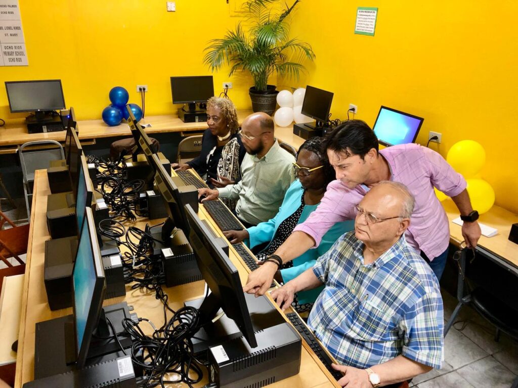 St Ann businessman donates 25 computers to Ocho Rios Primary - Jamaica ...