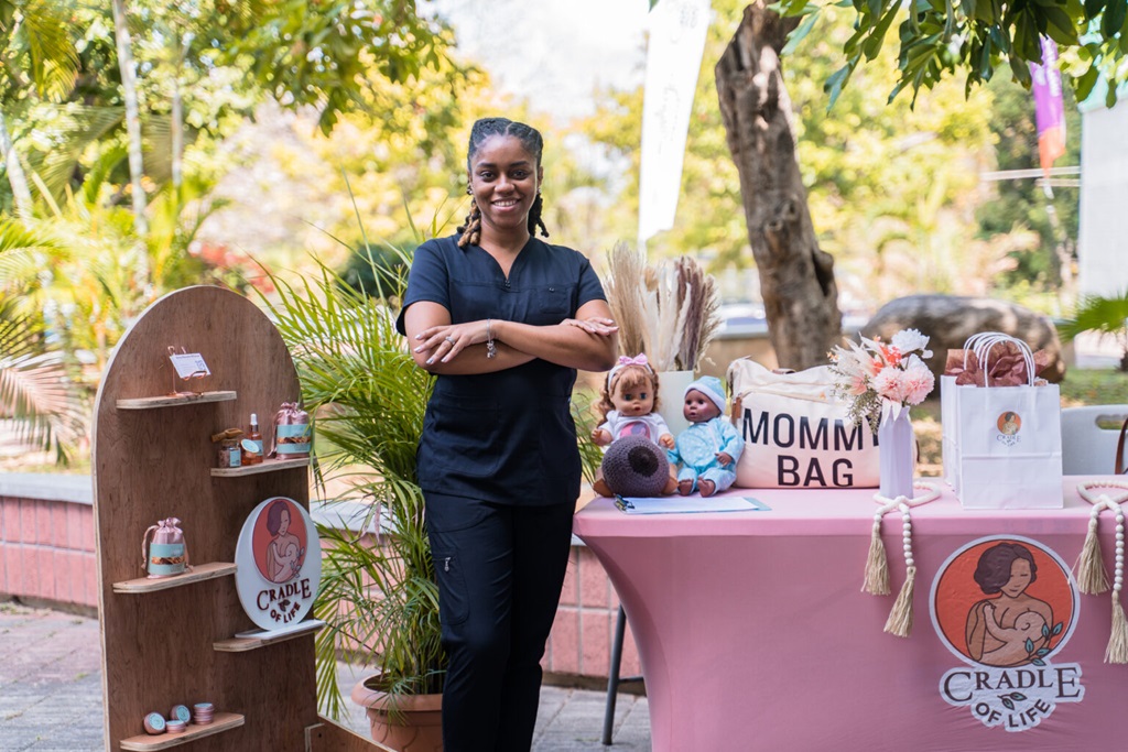 ‘Village’ for newborn and postpartum moms cradles empowerment, love and ...