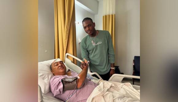 UPDATE: Health minister says accident that left him with broken wrist ...