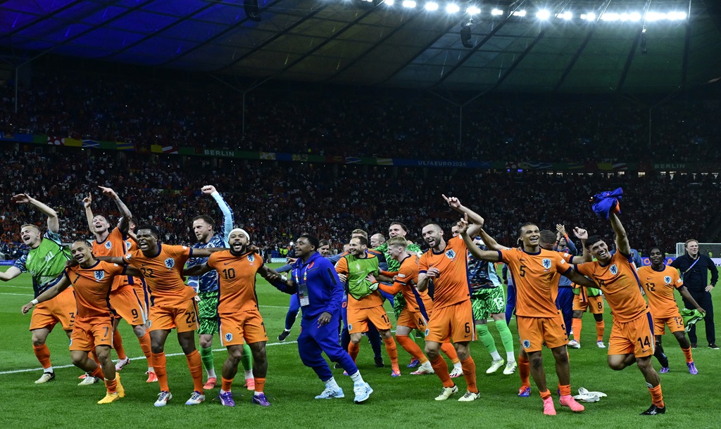 Netherlands mount Euros comeback against Turkey to set up England semi ...