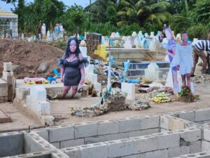 Life-size portraits a growing burial trend - Jamaica Observer
