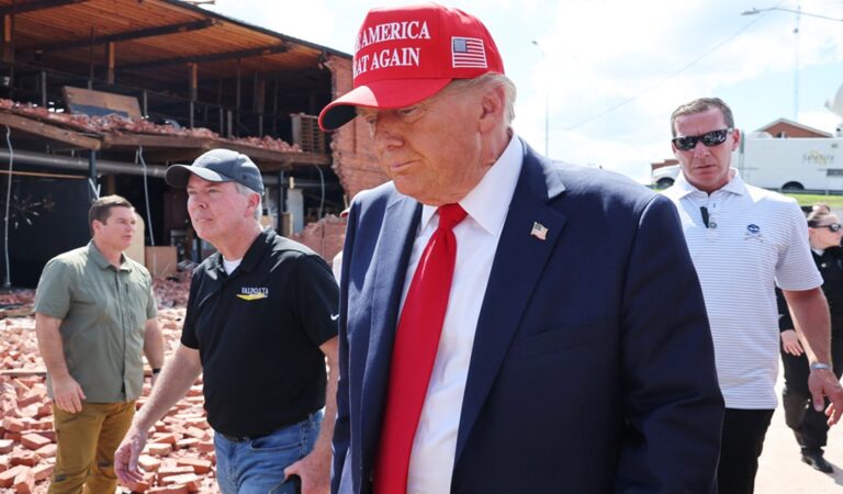 As toll crosses 100, Trump puts Hurricane Helene at election center ...