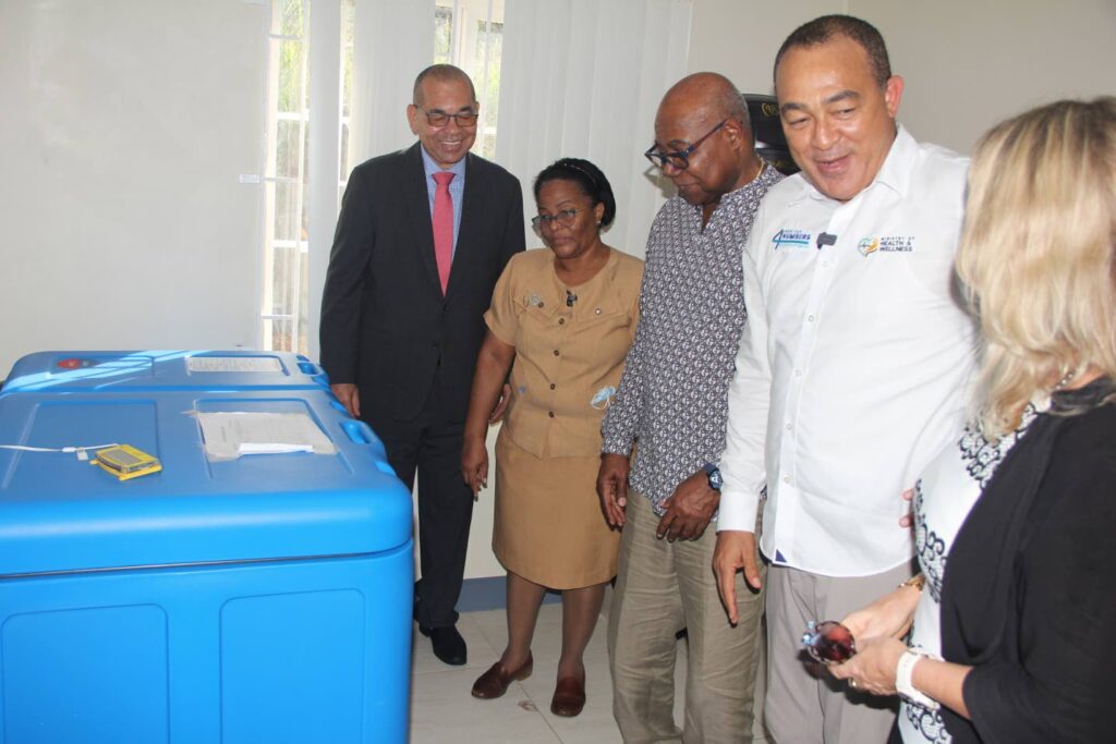 Tufton pushes waiting in comfort - Jamaica Observer
