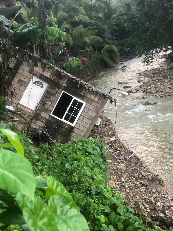 Grandpa rescues kids from collapsed house - Jamaica Observer