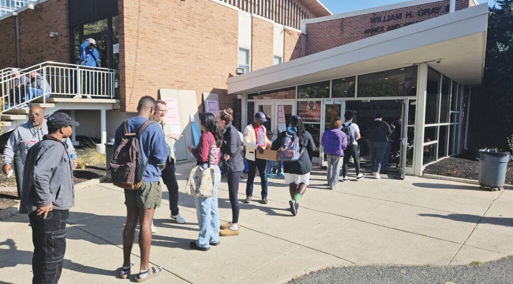 Long lines, smooth voting in Philadelphia - Jamaica Observer