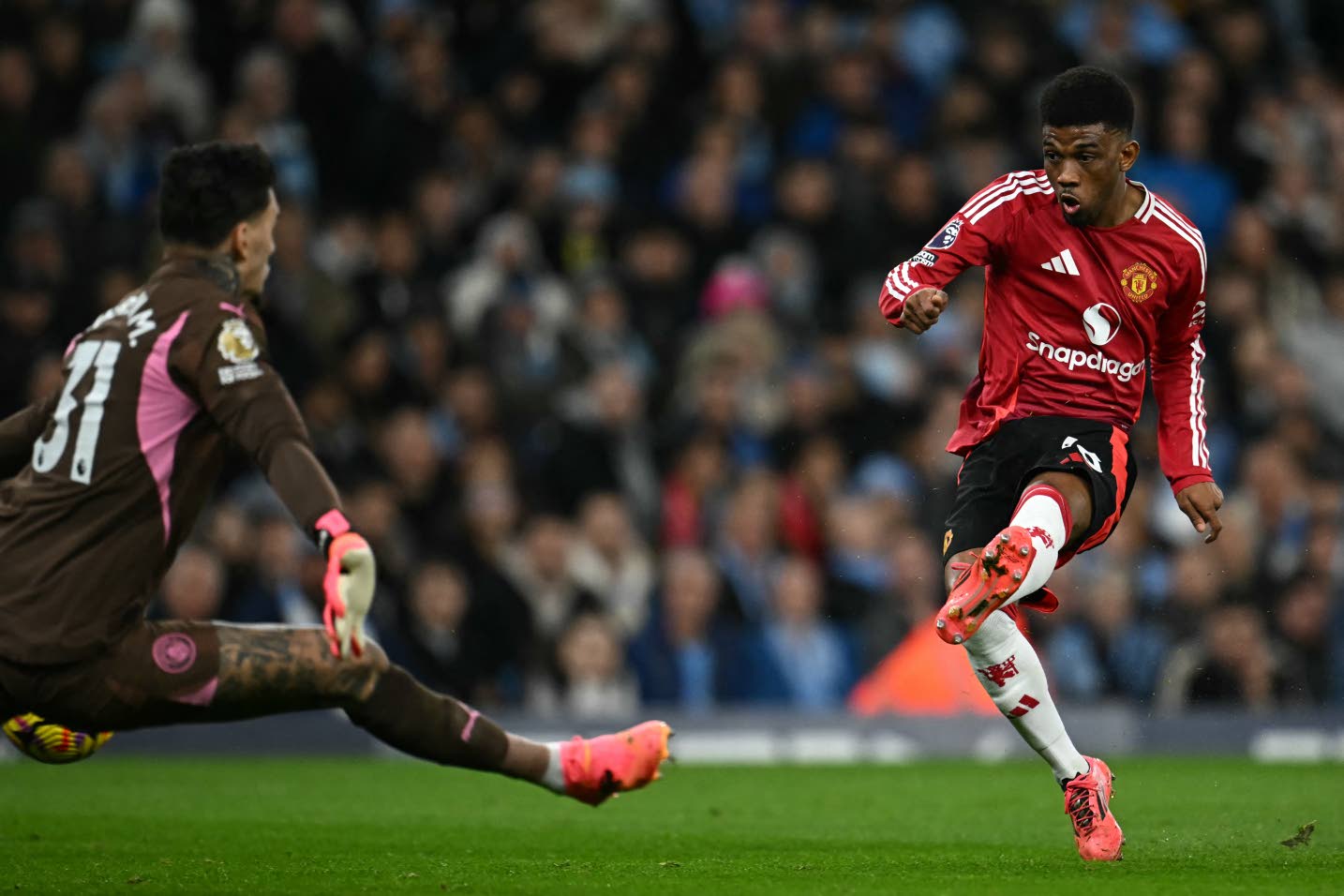 Fernandes hails Manchester derby hero Diallo - Jamaica Observer