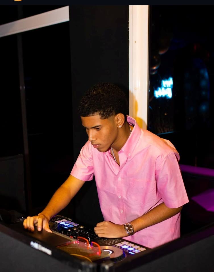 DJ Zacky brings Christmas cheer to Stony Hill Primary - Jamaica Observer