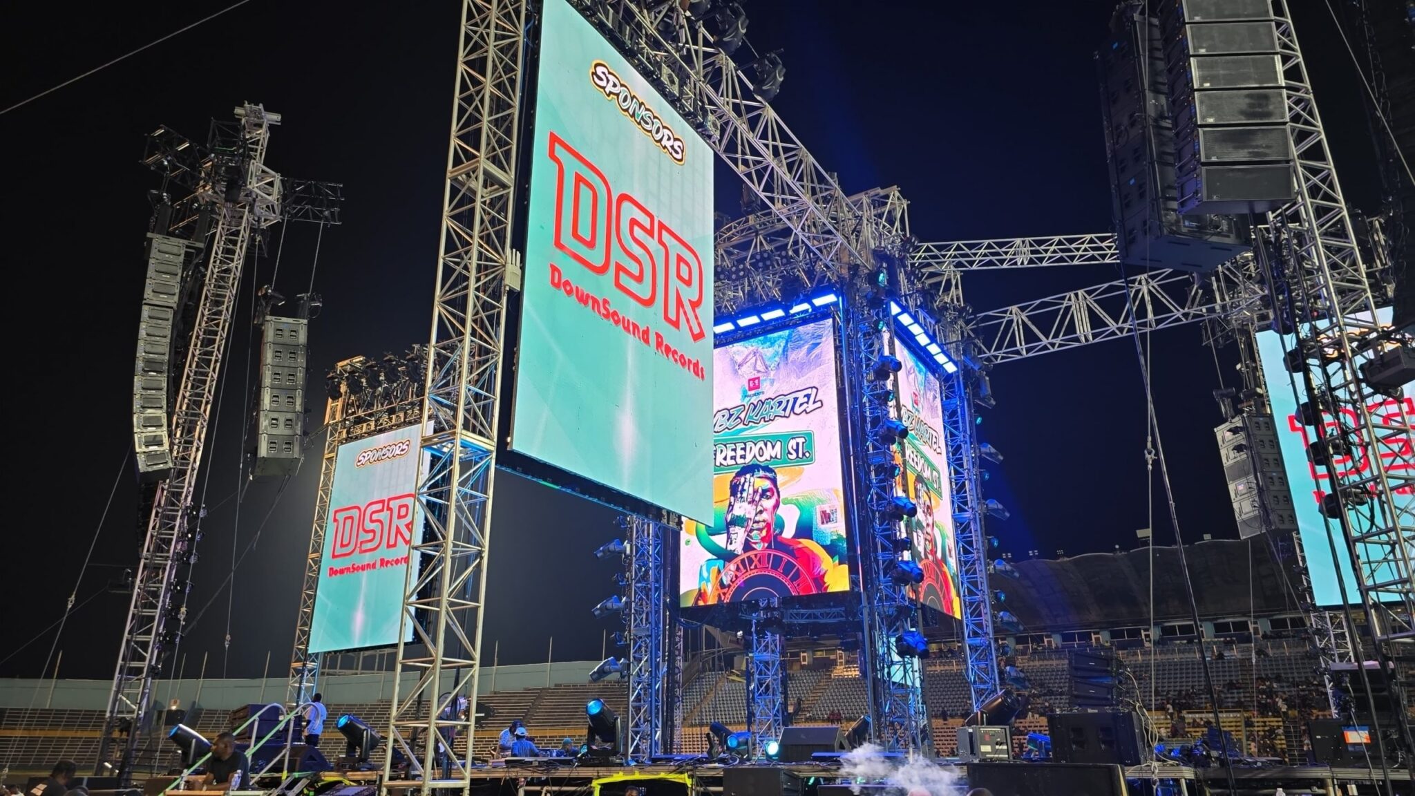 Freedom Street crowd rolls into National Stadium - Jamaica Observer