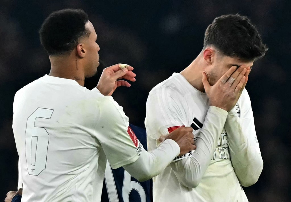 10-man Man Utd knock Arsenal out FA Cup - Jamaica Observer