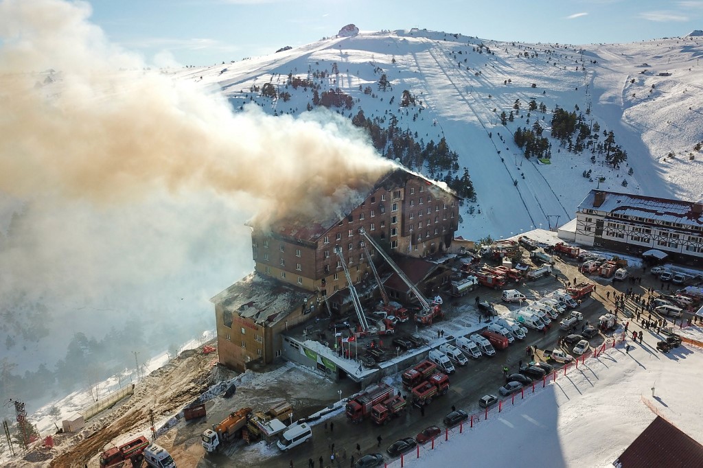 'She jumped out and died': witnesses recall hell of Turkey hotel fire ...