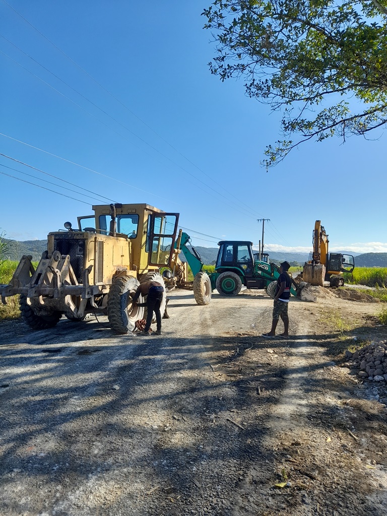 Northern St Elizabeth anxiously awaits Raheen Road fix - Jamaica Observer