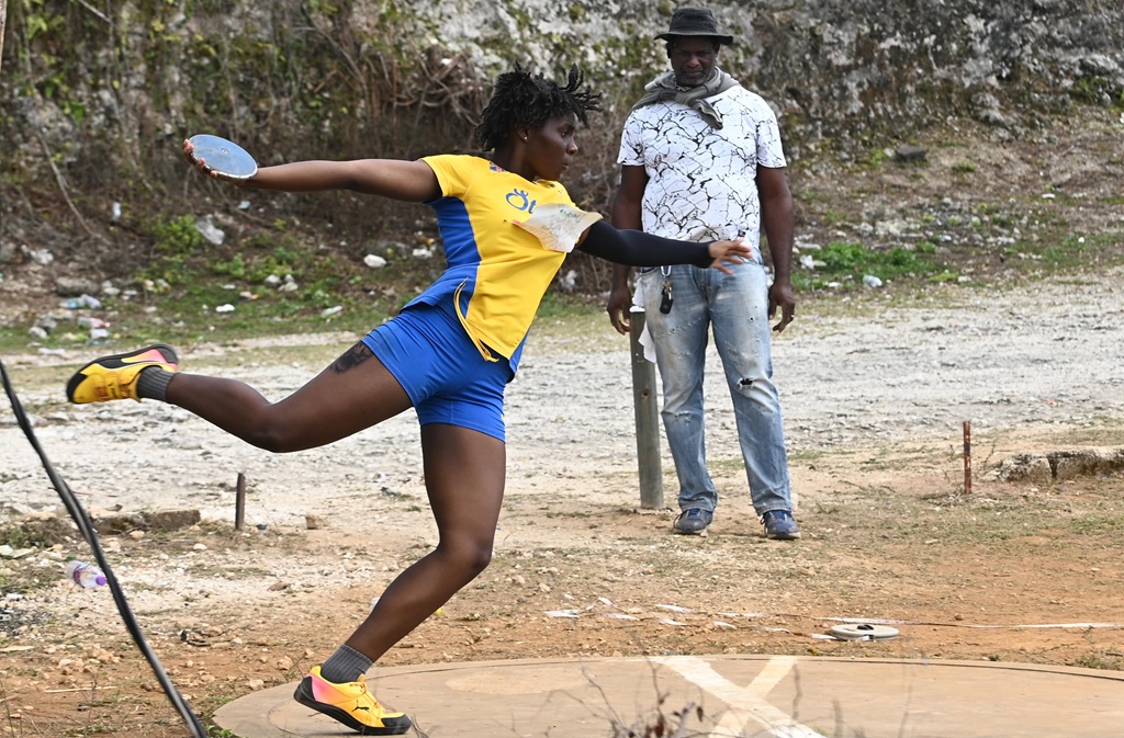 Munro and STETHS lead at Western Champs - Jamaica Observer