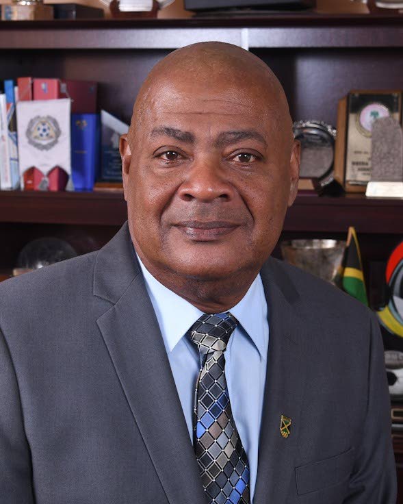 Geoffrey Maxwell remembered as astute football mind - Jamaica Observer