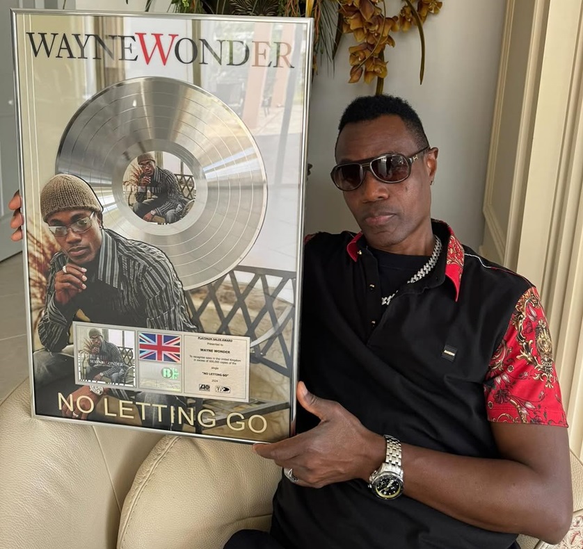 Wayne Wonder receives plaque for going platinum in UK - Jamaica Observer