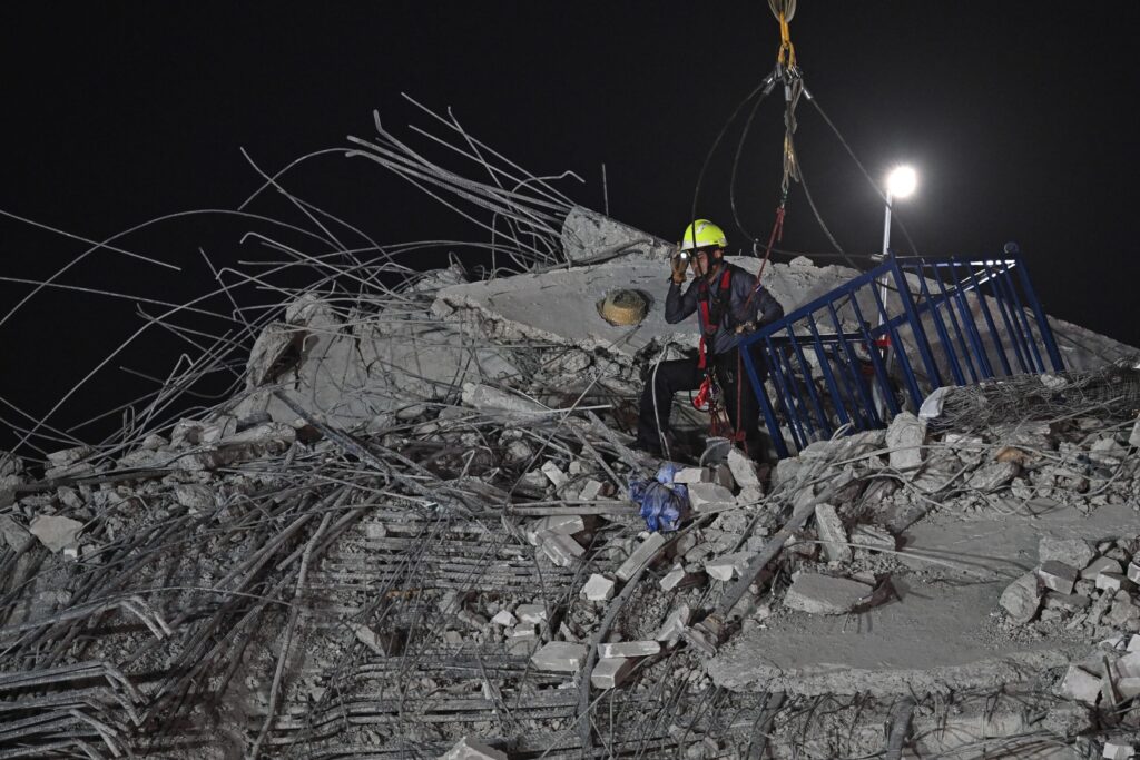 Aftershocks rattle Mandalay as rescuers search for survivors in Myanmar ...