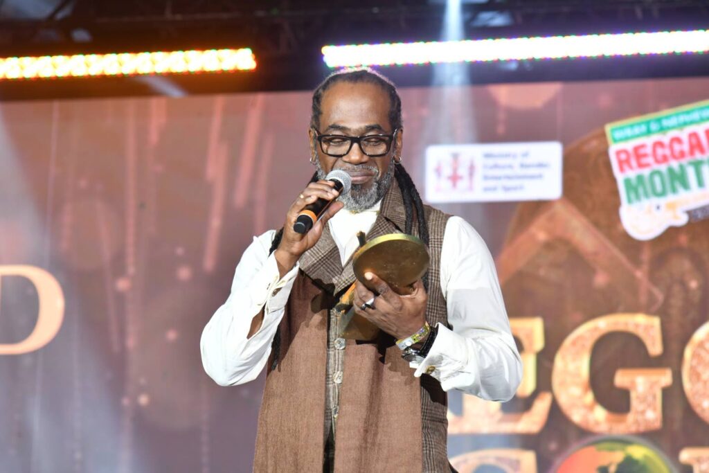 Serving up honours! - Jamaica Observer