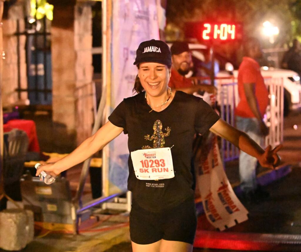 Second MoBay Night Run deemed a success - Jamaica Observer
