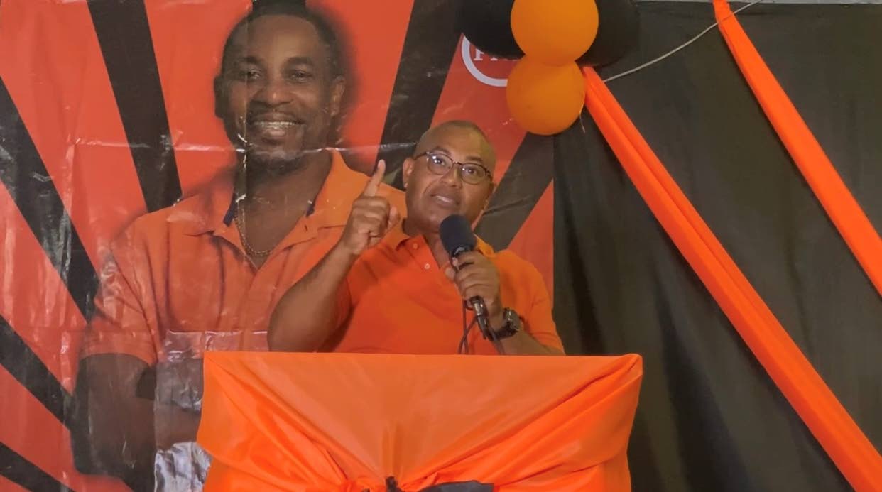 Phillips challenges gov’t to national debate on public transport system ...