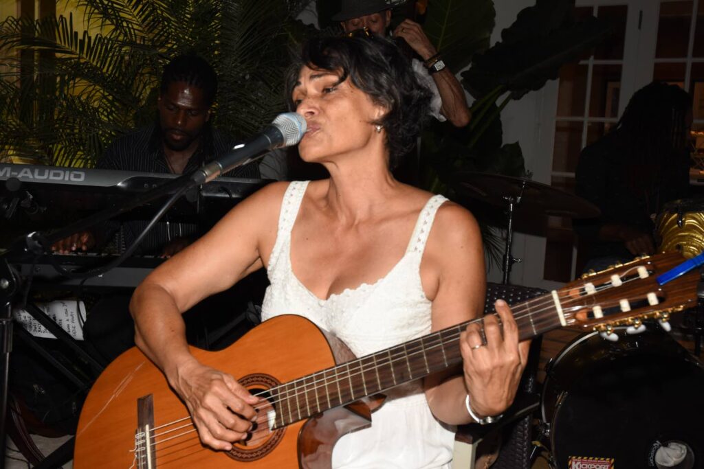Music fraternity pours out Della support - Jamaica Observer