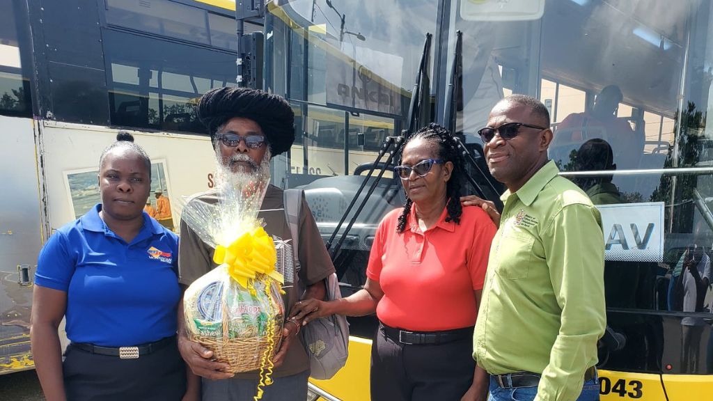 New Montego Bay to Savanna-la-Mar bus route launched - Jamaica Observer