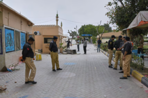 More than 200 inmates escape Pakistani jail in earthquake panic ...