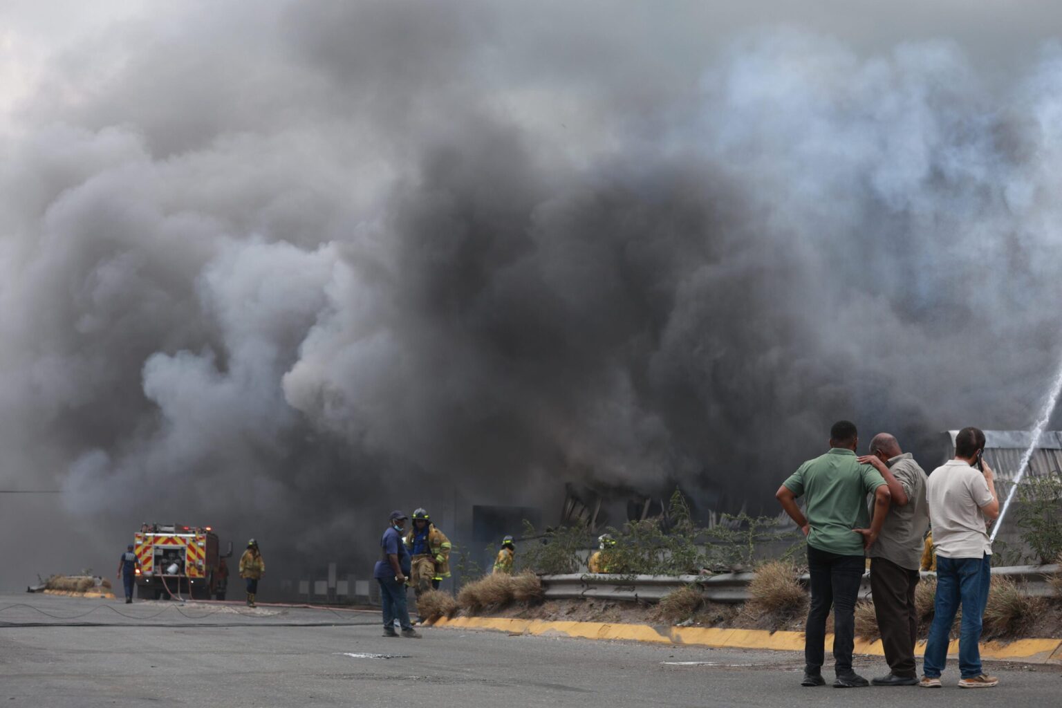 WATCH: Fesco gas truck on fire on Spanish Town Road - Jamaica Observer