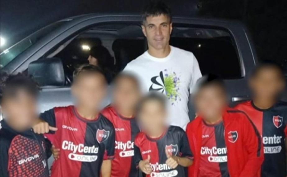 Argentine club suspends 9-y-o footballers over photo with idol from ...