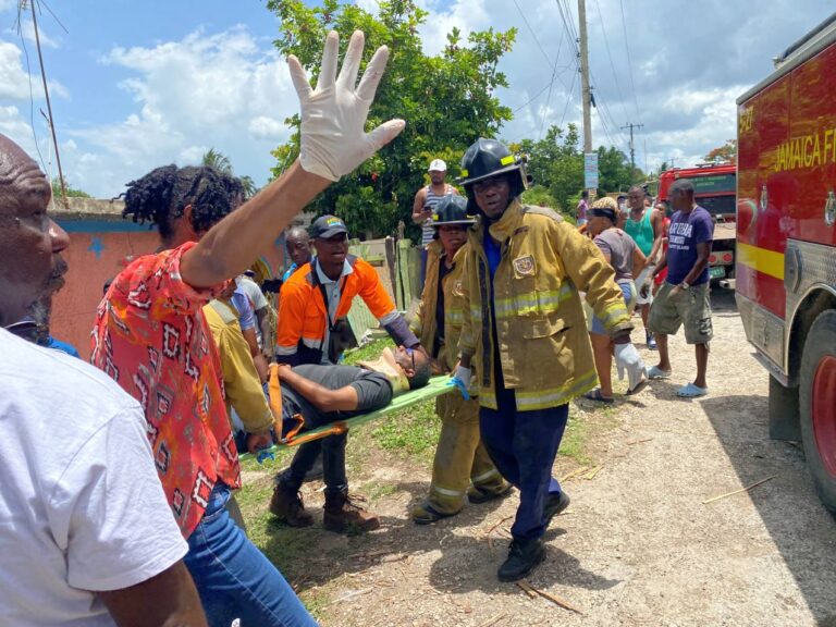 3 injured in Bog Walk bypass crash - Jamaica Observer