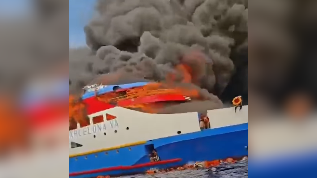 Indonesia ferry fire kills five as hundreds rescued - Jamaica Observer