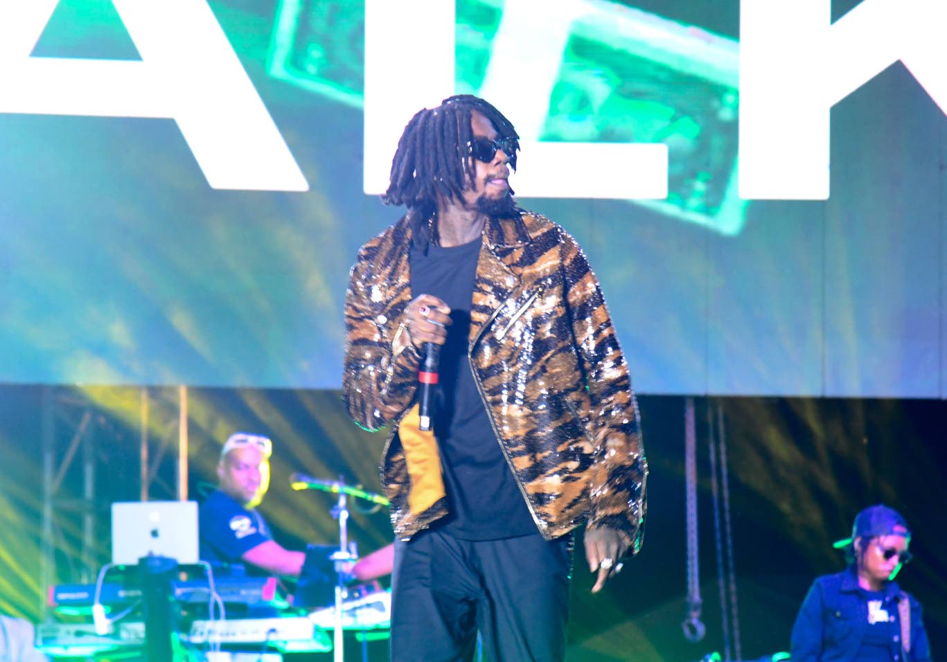 Alkaline quiets critics with commanding performance at New Rules ...