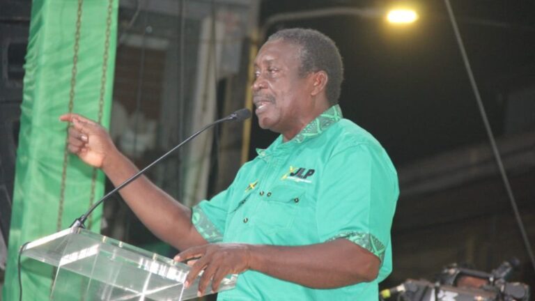 JLP chairman puts ‘green army’ to work - Jamaica Observer