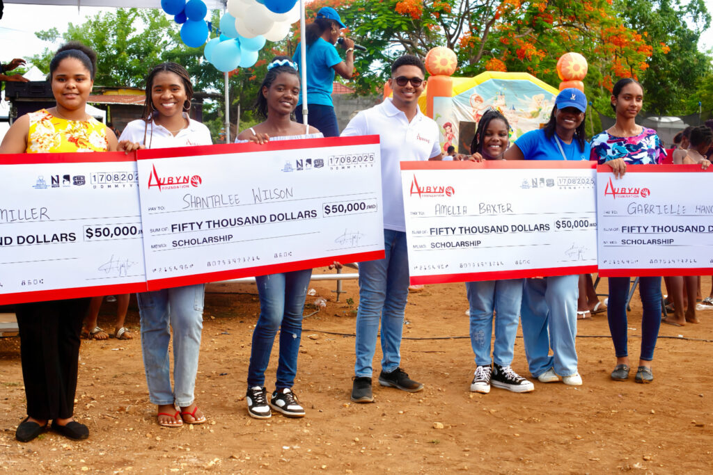 Aubyn Foundation gifts scholarships to deserving students - Jamaica ...