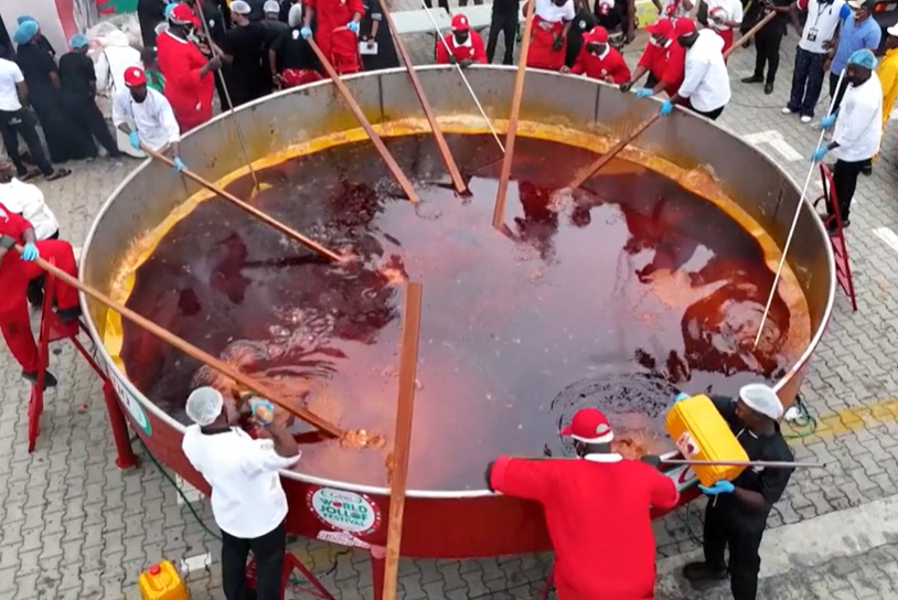 Huge pot of Nigerian jollof rice sets Guinness record - Jamaica Observer