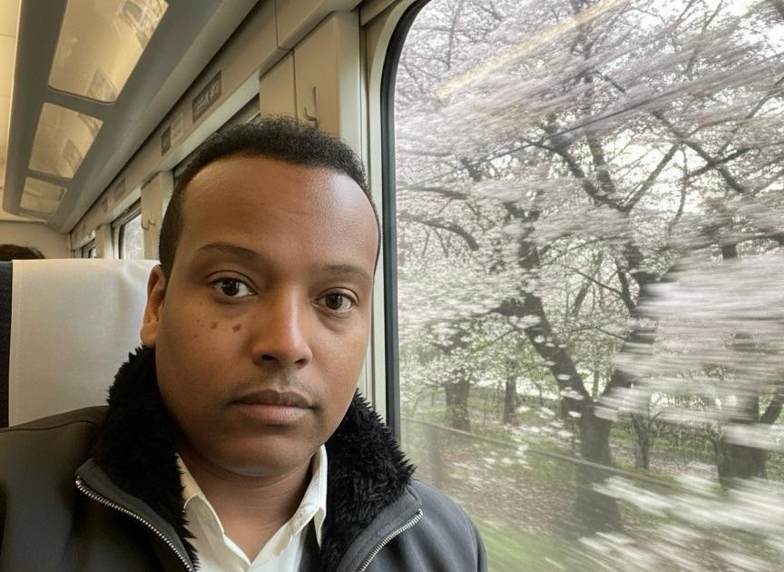 Samuel K Golden preaches 'Love and Sweetness' through poetry and music ...