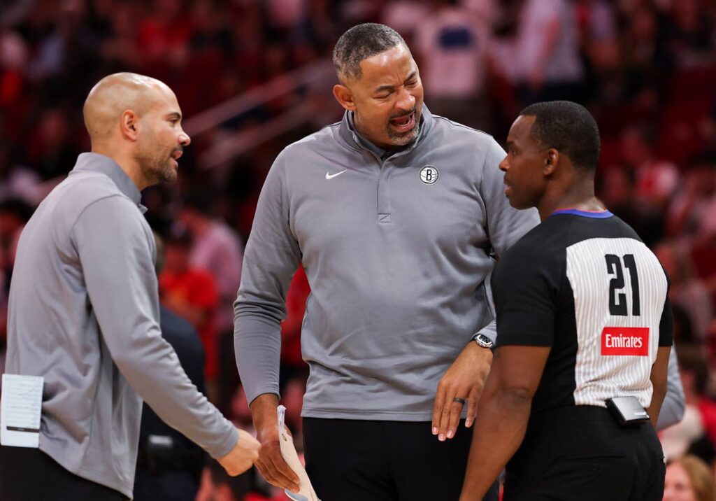 NBA refs to start using headsets during games - Jamaica Observer