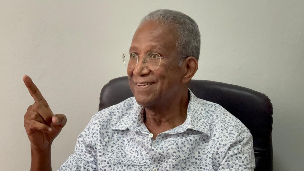 Entrepreneur Donovan Lewis inspires STGC students at boardroom meeting ...