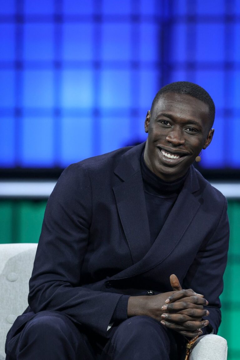 'You can't walk in with guns', says Trump of Minneapolis victim ...