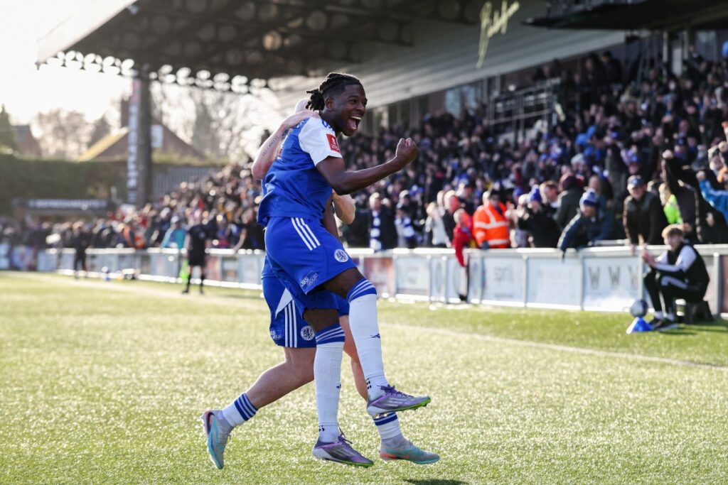 JC’s Salmon smashes class one discus record - Jamaica Observer