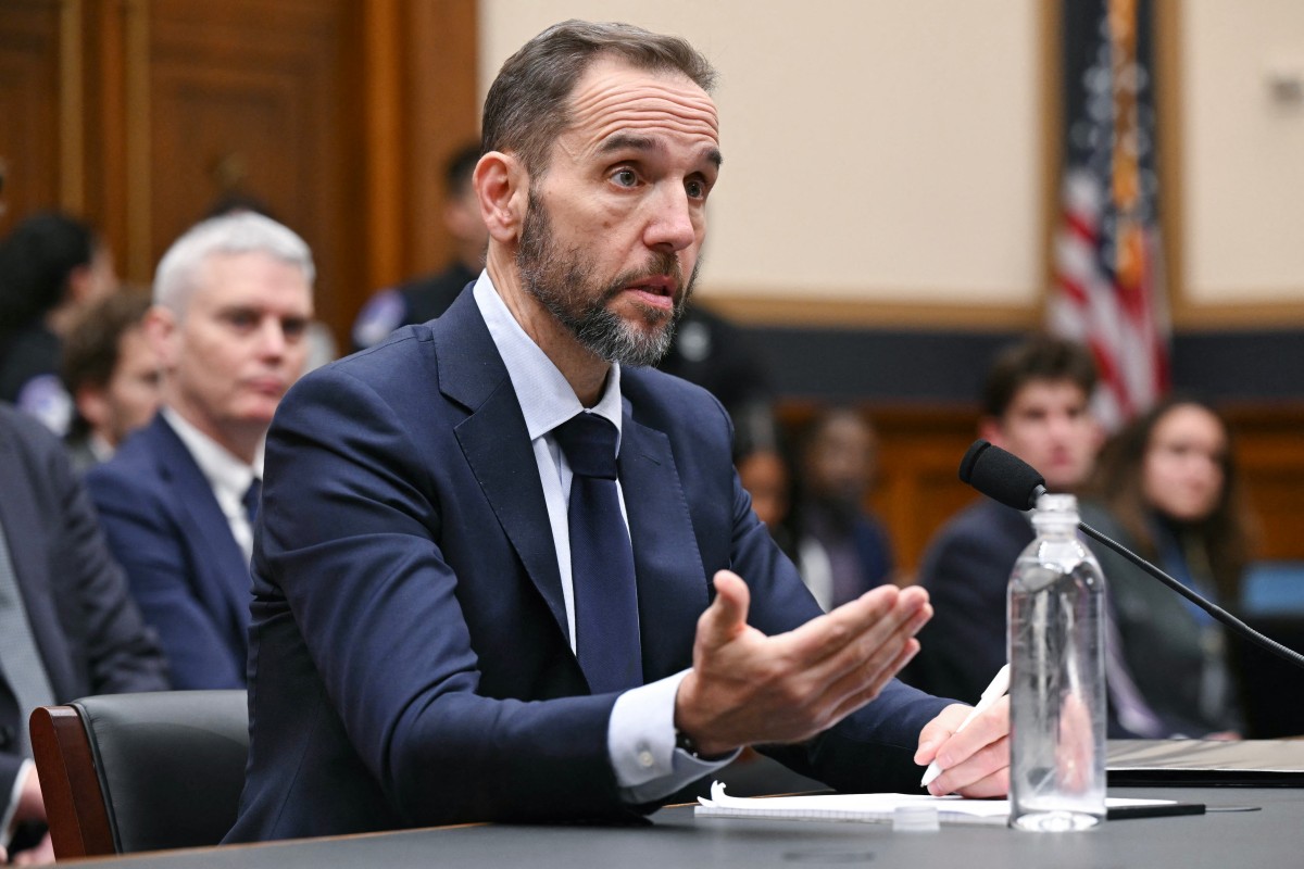 Defiant ex-prosecutor testifies to Trump's 'criminal' election plot ...