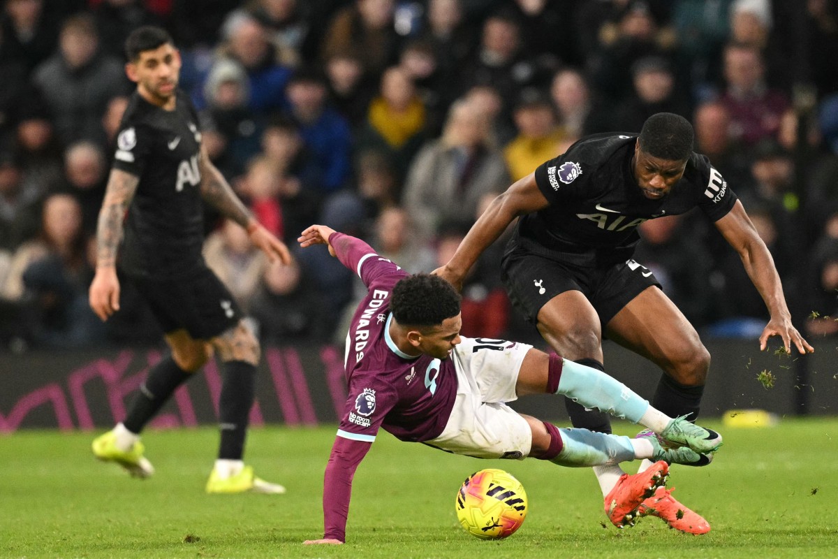 Spurs slip at Burnley increases pressure on Frank as City win - Jamaica ...