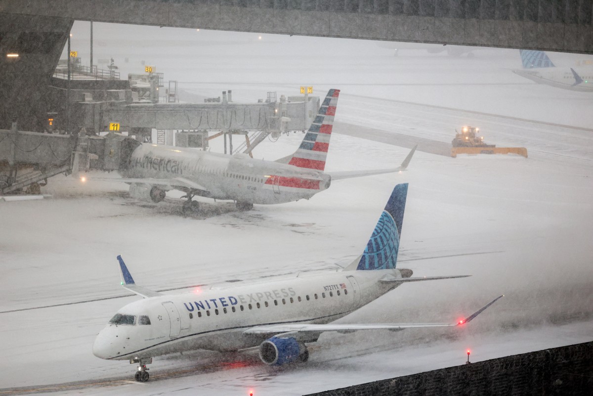 Winter storm disrupts flights at NMIA - Jamaica Observer
