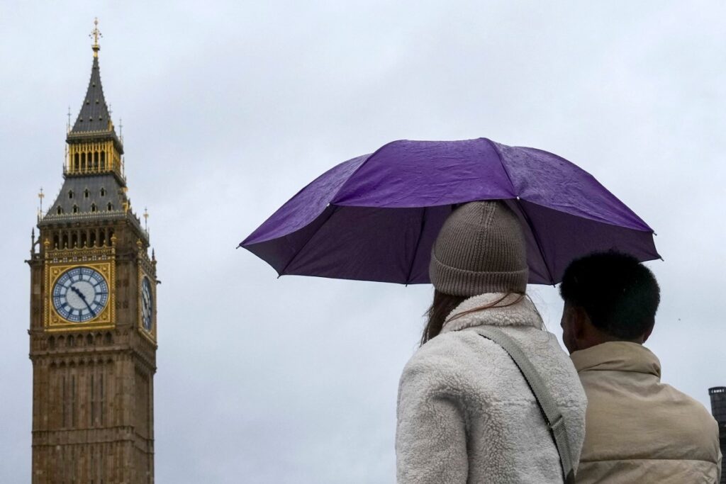 Hundreds of flood warnings in effect as UK weathers Storm Chandra ...