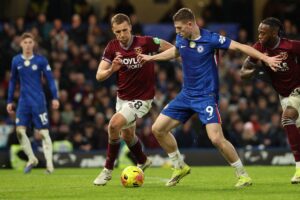 Arsenal stretch Premier League lead, Chelsea fightback breaks West Ham ...