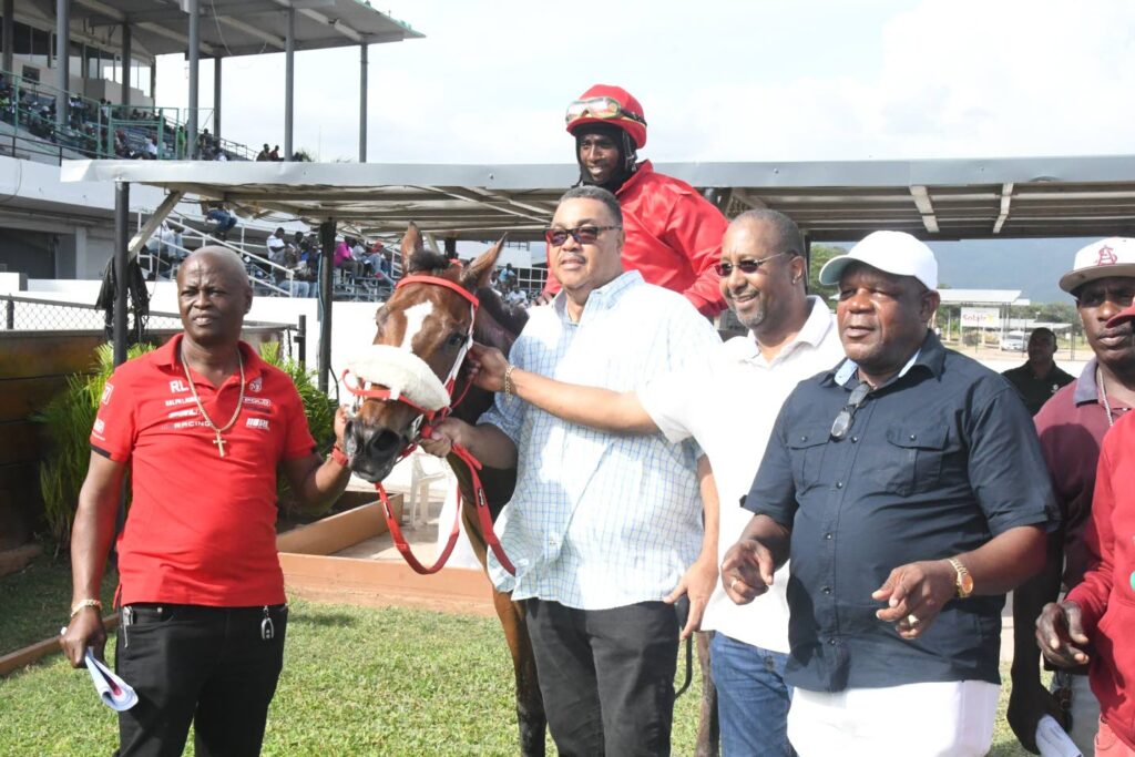 Victorious Links a winner on debut - Jamaica Observer