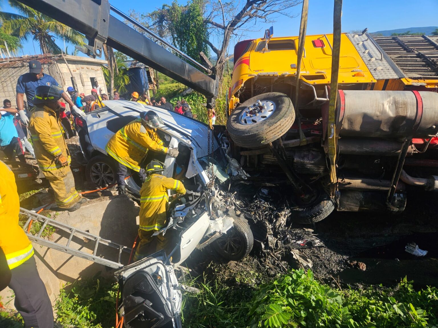 Woman injured in Clarendon crash - Jamaica Observer