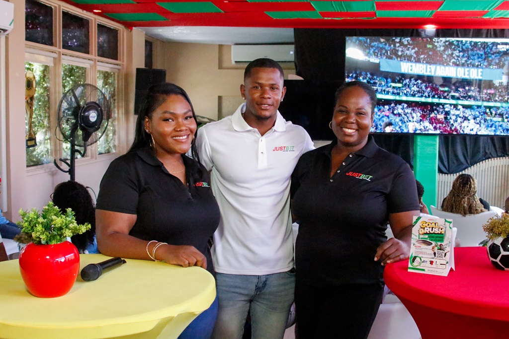 Football fans take over Summit for Carabao Cup watch party and JustBet ...