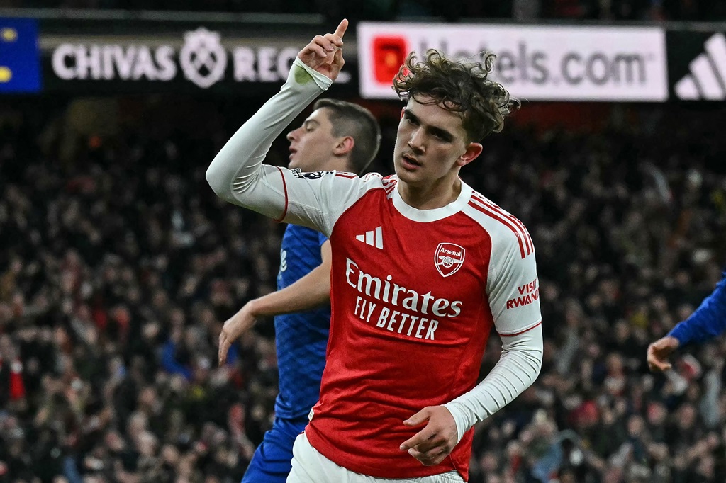 Dowman makes history as Arsenal strike late, Chelsea beaten - Jamaica ...