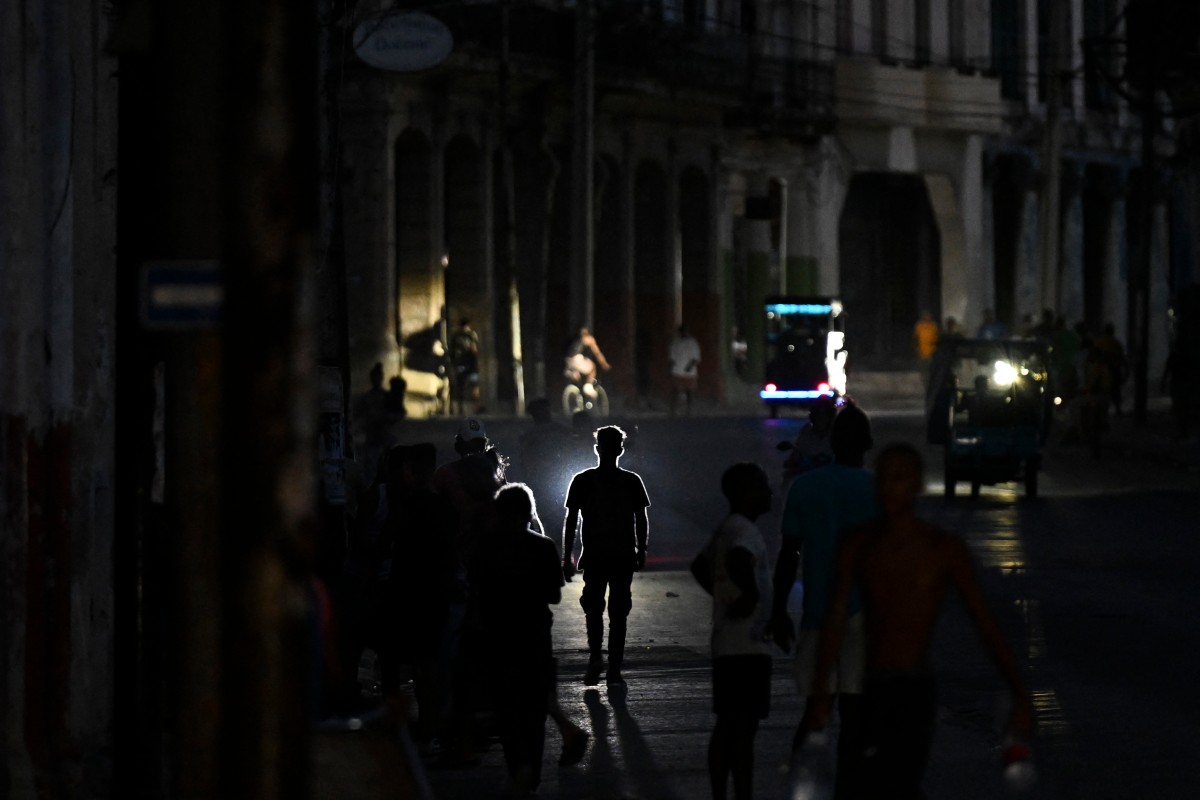 Blackouts and protests as Cuba says fuel has 'run out' - Jamaica Observer