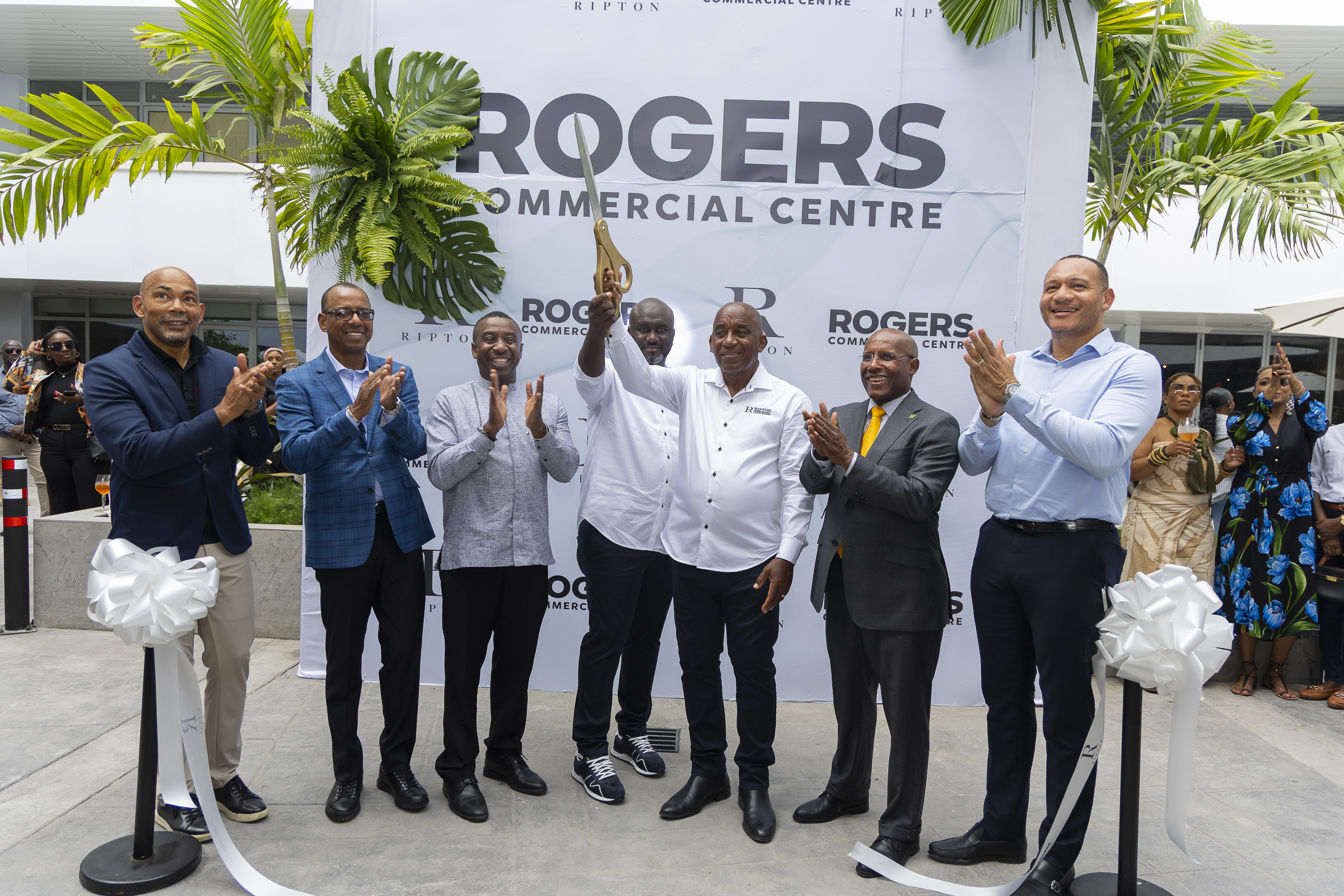 Ripton opens US$15.5 million Rogers Commercial Centre on Lady Musgrave ...